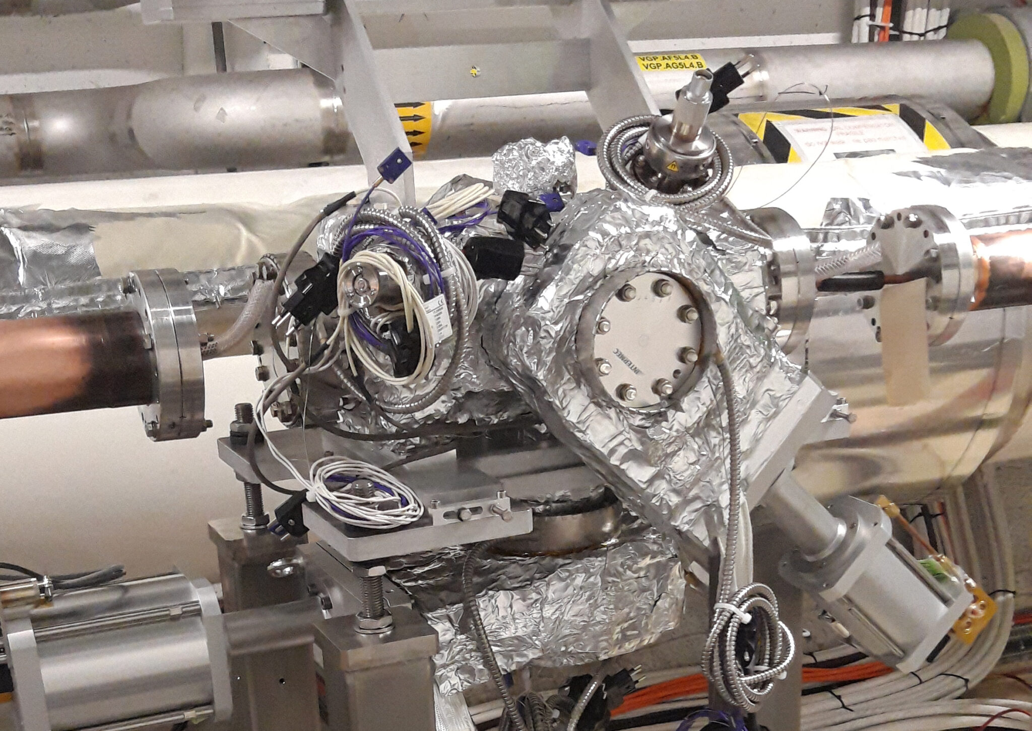 New monitor type installed in the Large Hadron Collider - The Cockcroft ...